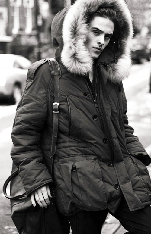 Ngất ngây trước vẻ điển trai của Alexander Watson