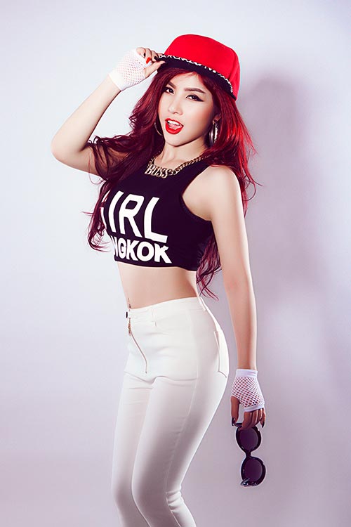 DJ Thuy Khanh va Ho Quang Hieu: Lộ ảnh đi chơi tình cảm