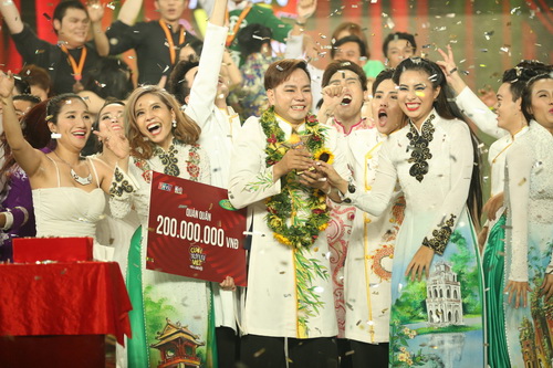 Cười xuyên Việt: Vỡ òa khi 2 nhóm hài cùng đoạt Quán quân