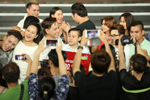 Cười xuyên Việt: Vỡ òa khi 2 nhóm hài cùng đoạt Quán quân