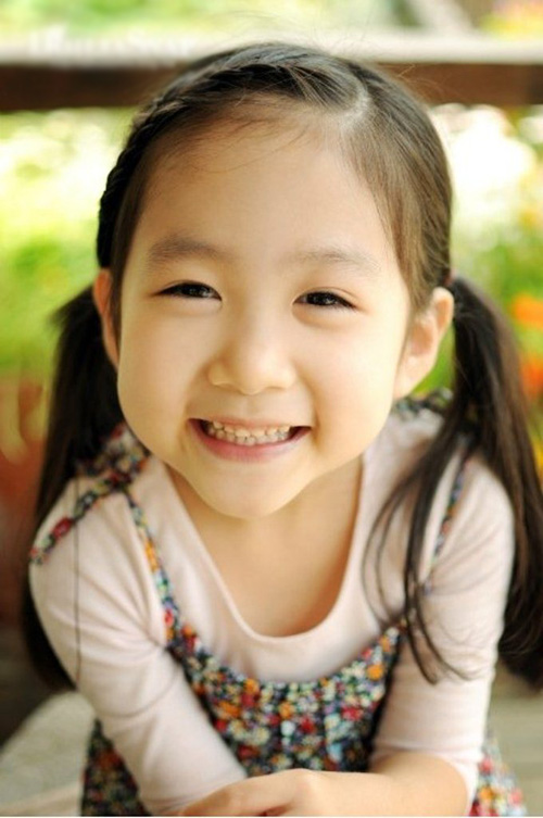 "Thiên thần nhí” Lee Chae Mi bị bắt cóc