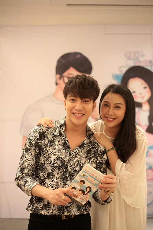 Chia tay Cường Seven, MLee lẻ bóng đi dự ra mắt sách mới "Mẹ, em bé và ...