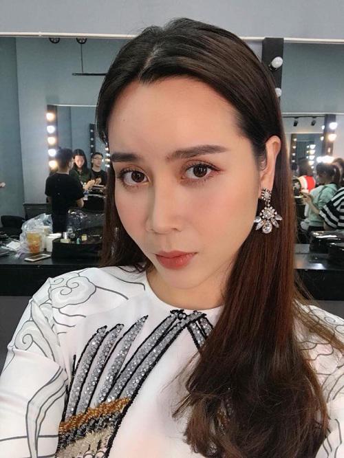 Xuất hiện với diện mạo khác lạ, phải chăng Lưu Hương Giang chạy theo ...