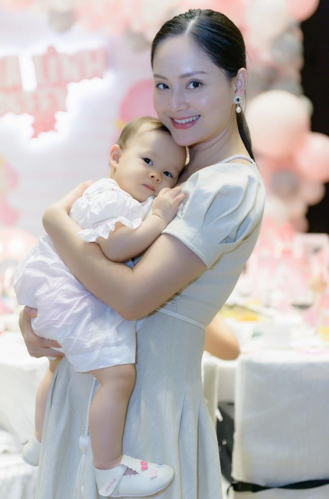 Diễn Viên Lan Phương Đi Quay ở đâu Cũng Mang Theo Máy Vắt Sữa để đủ Sữa Cho Con