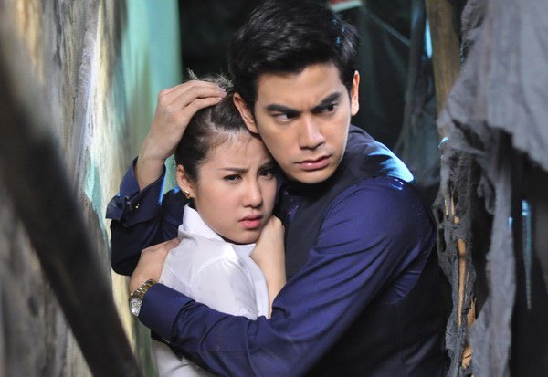 Mối tình của nàng công chúa xứ chùa Vàng và chàng nam thần nổi tiếng Châu Á