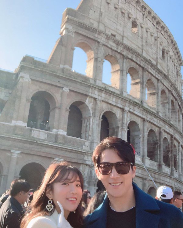 Mặc kệ chị gái dính bê bối trốn thuế, em trai Kim Tae Hee khoe cuộc ...