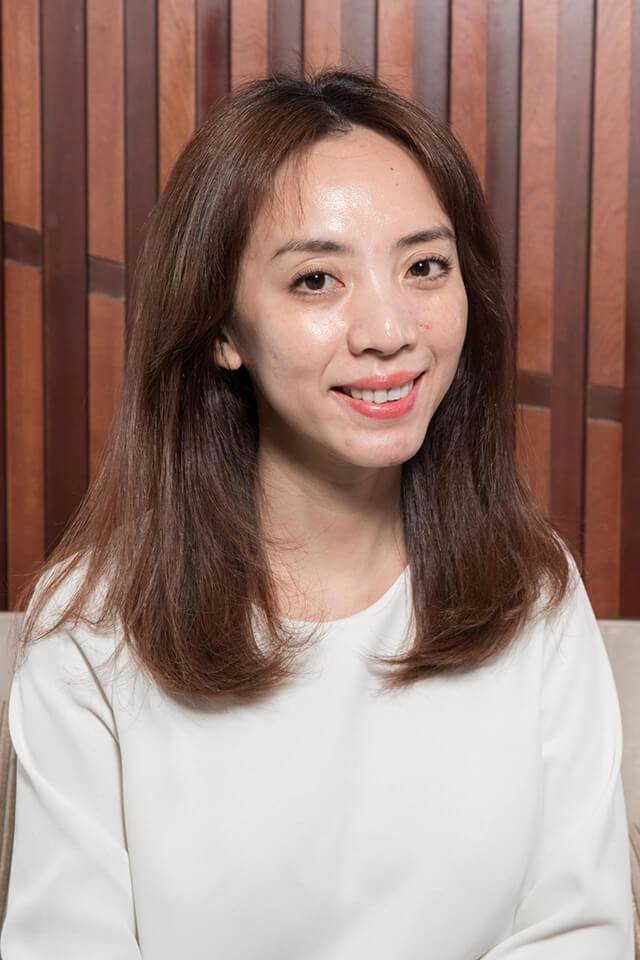 Thu Trang tiêm mỡ lên mặt, giờ trẻ đẹp đúng chuẩn Hoa hậu làng hài