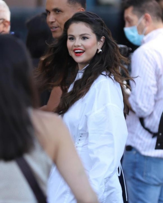 Tình cũ Justin Bieber bị liệt nửa mặt, công chúa Disney chẳng bận tâm ...