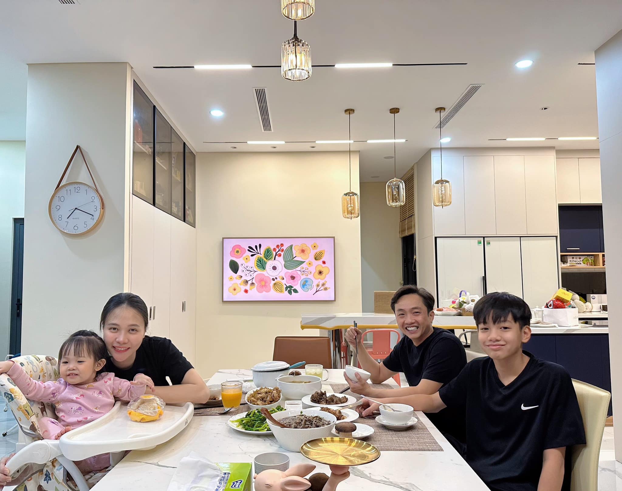 Khoảnh khắc Cường Đô La được Subeo cõng trên lưng, đại gia phố núi ...