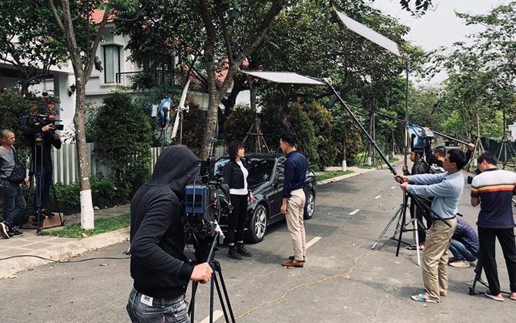 Hậu trường quay phim dưới nắng nóng 40-50 độ C khiến khán giả xót xa