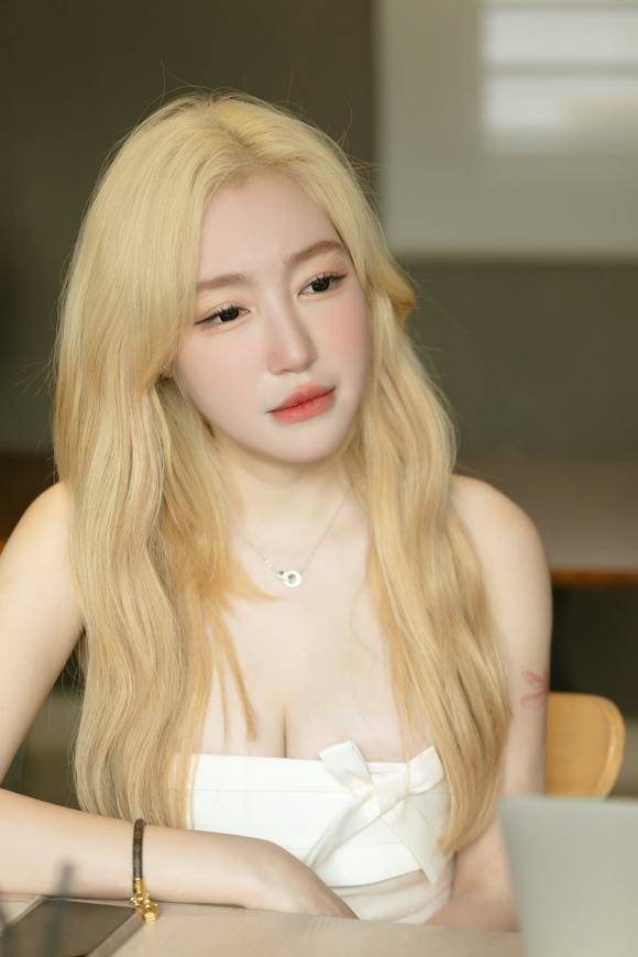 Diệp Lâm Anh ly hôn chồng trẻ có ồn ào bằng chuyện tình Elly Trần và chồng Tây?