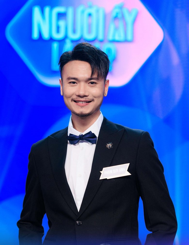 Á quân Vietnam's Next Top Model 1m88 quỳ gối cầu hôn vợ hơn 10 tuổi tại Người Ấy Là Ai, con gái ...