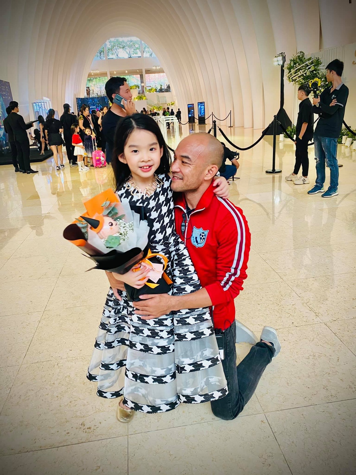 Vợ chồng Xuân Lan quen nhau từ đĩa khoai luộc và cưới chỉ sau 2 tháng ...