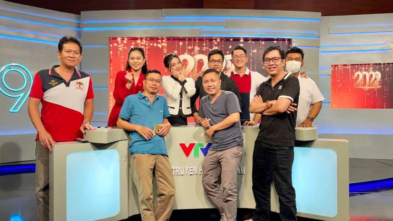 BTV Thời sự Cẩm Tú - cô gái duy nhất lấy chồng nhờ Người Ấy Là Ai đã rời VTV