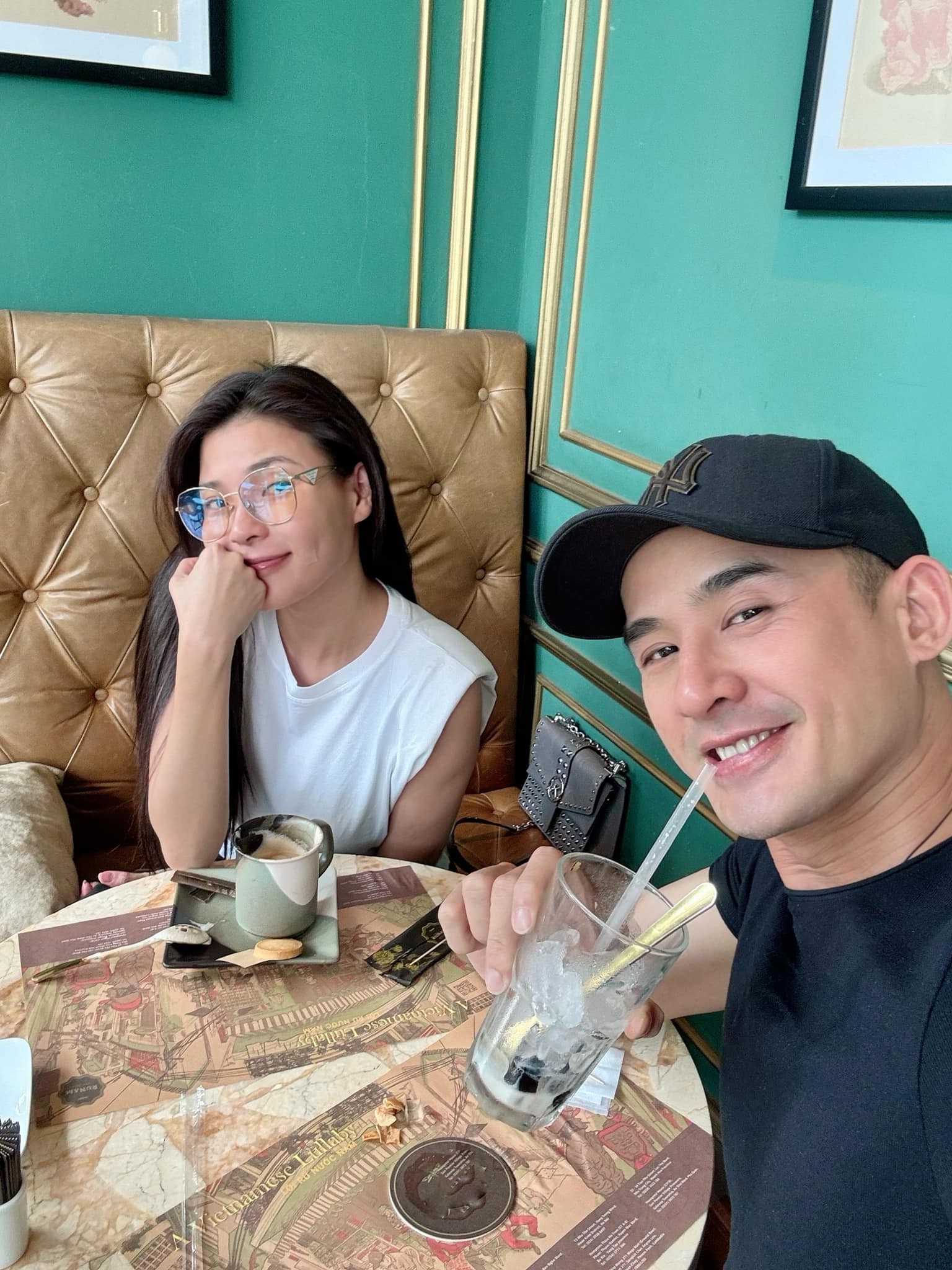 Sao Việt 24h: Chồng Ấn Độ U50 của Võ Hạ Trâm lộ ảnh khoe cơ bắp cuồn cuộn khiến người xem choáng ...