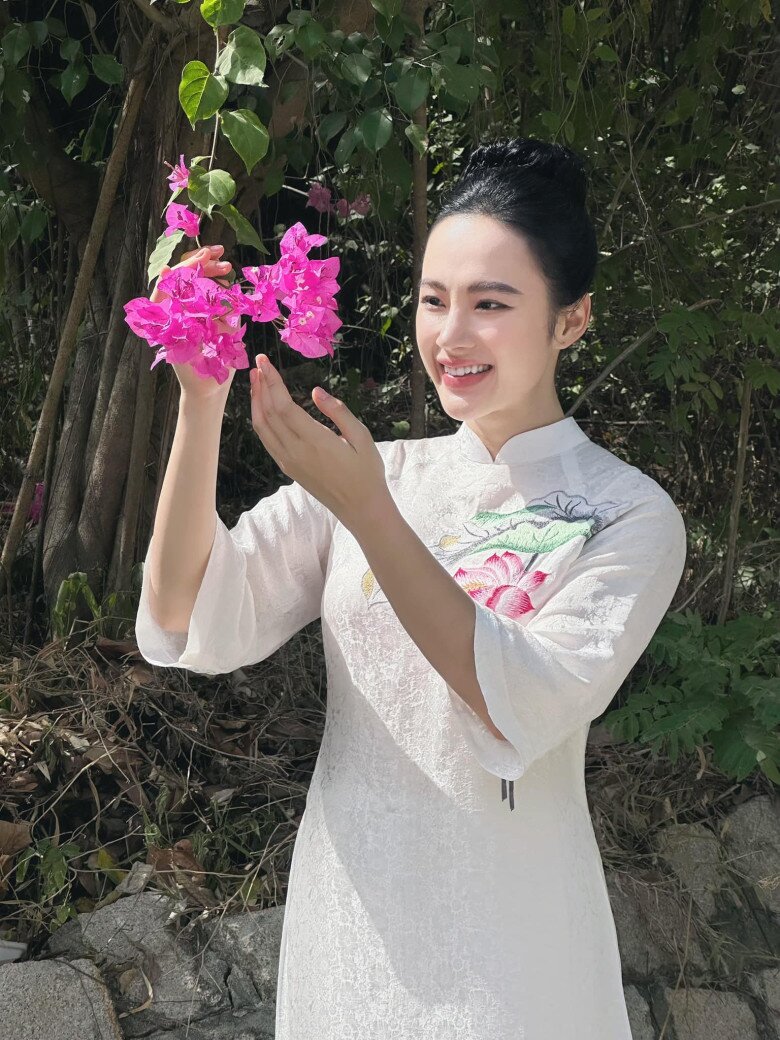 Từng hối hận vì nhiều năm gánh tạ, Angela Phương Trinh nay để tóc tém ...