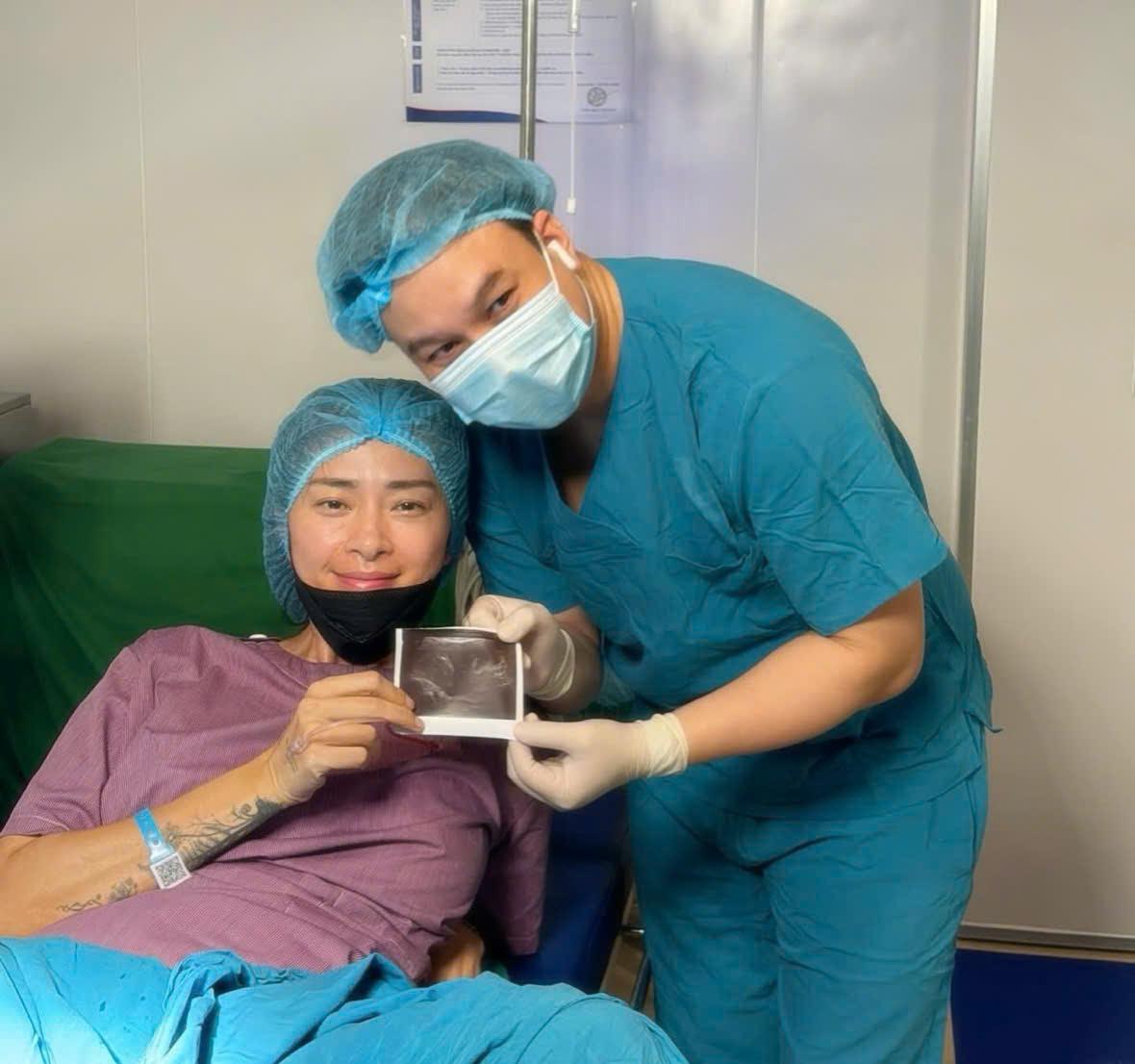 Chân dung bác sĩ làm IVF cho loạt sao nổi tiếng: Ngô Thanh Vân - Huy Trần, Hồ Ngọc Hà - Kim Lý ...