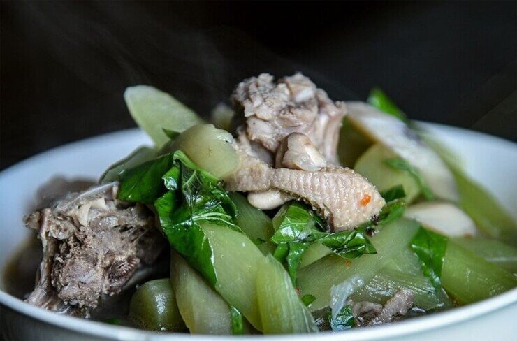 Cây này toàn thân đều ăn được, phần củ là kho dinh dưỡng làm đủ món đặc ...