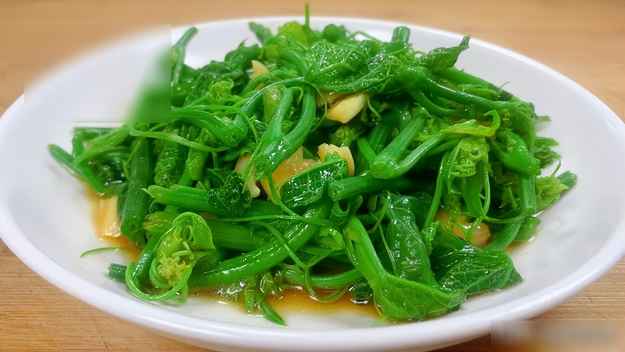 Loại rau dân dã nổi nhất đầu hè, xanh non, giòn ngọt còn giúp chống ...