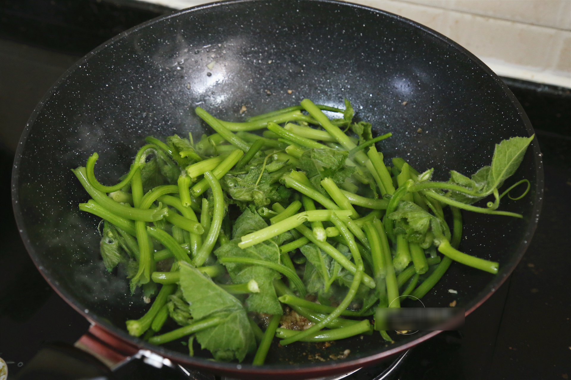 Loại rau mùa hè giòn ngọt, giúp thanh nhiệt phổi, thúc đẩy nhu động ...
