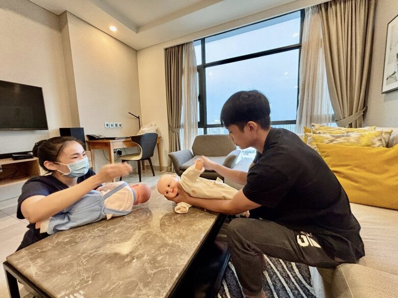 Sao Việt 24h: Võ Hoài Nam khoe con trai bụi bặm, điển trai hơn bố; Con ...