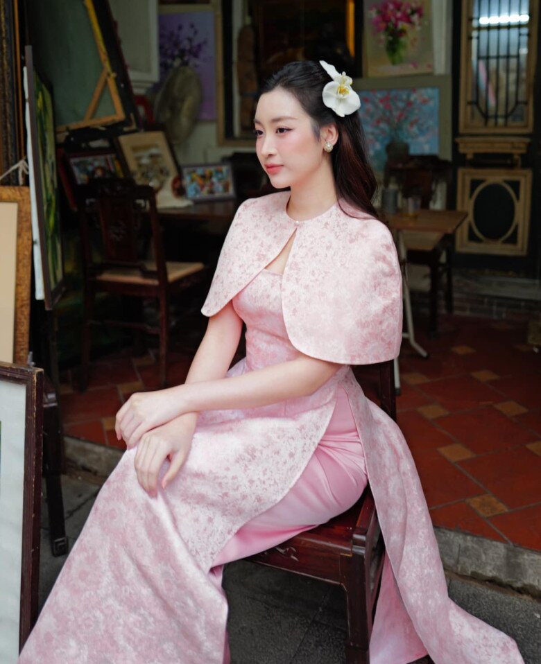 Hai lần mang thai kín như bưng của HH Đỗ Mỹ Linh với con trai bầu Hiển ...