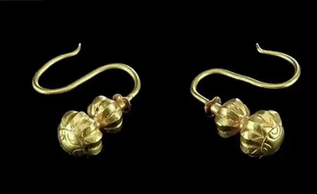 Cháu dâu mang đôi bông tai vàng là của hồi môn bà nội tặng đi thẩm định ...