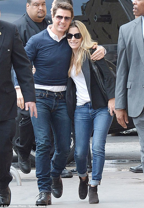 Ly hôn được 1 năm, Tom Cruise có tình mới