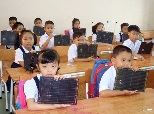 Con vao lop 1: Phụ huynh và cô giáo lớp 1 ai khổ hơn