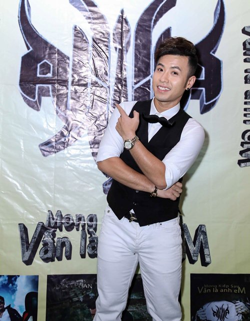 Akira Phan moi nhat: Ca sĩ Akira Phan chi mạnh tay cho MV