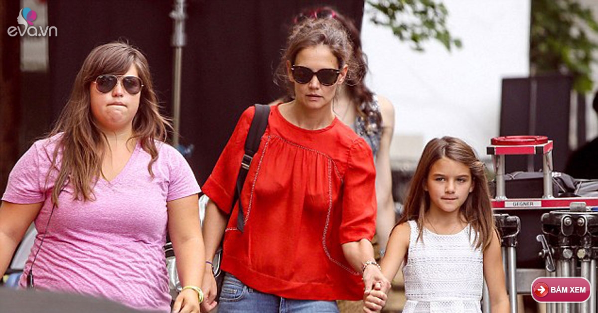 Suri xinh như công chúa khi đến phim trường cùng mẹ