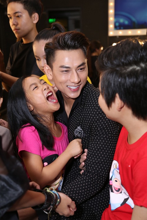 Isaac - chàng mỹ nam vạn con nít mê của Vietnam Idol Kids