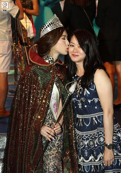 Hoa hậu Hong Kong Phùng Doanh Doanh vừa mới đăng quang đã bị chê lép vế ...