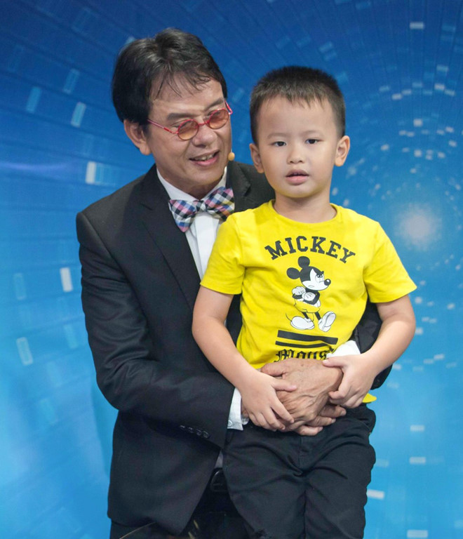 70 tuổi, nhạc sĩ Đức Huy sắp lên chức bố lần 5, có con thứ 2 với vợ kém ...