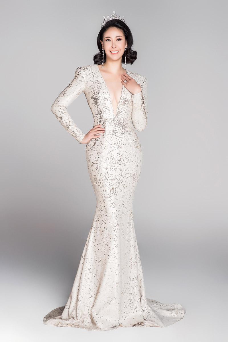 Diện lại váy của Hồ Ngọc Hà và H' Hen Niê, Đỗ Mỹ Linh biến hoá ít ai ...