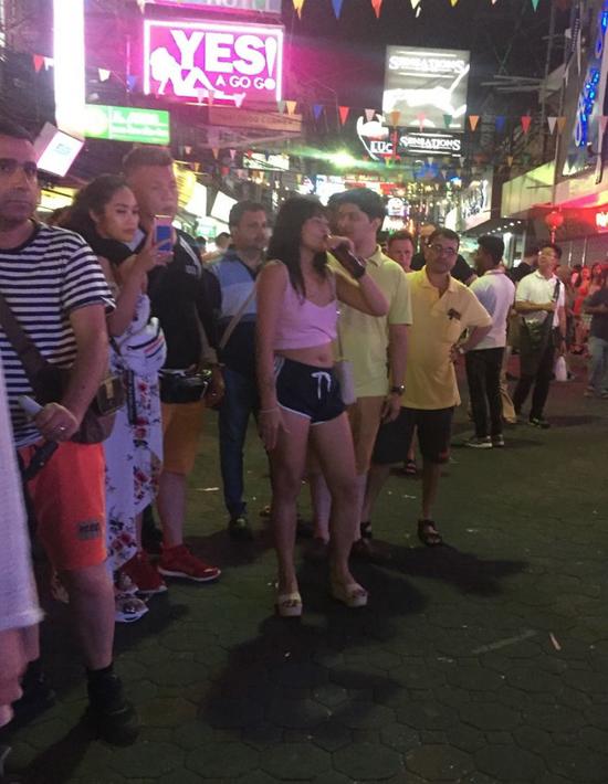 Phố đi bộ Pattaya Thái Lan những chuyện trên trời dưới đáy