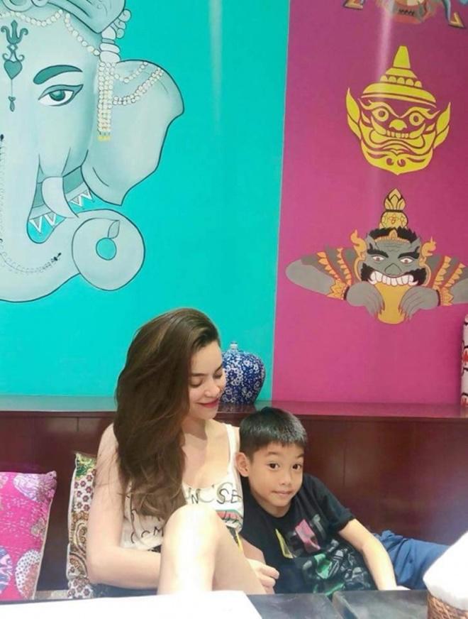 Sao Việt 24h: Vợ chồng Tăng Thanh Hà, Dustin Nguyễn đều trốn con đi hẹn ...