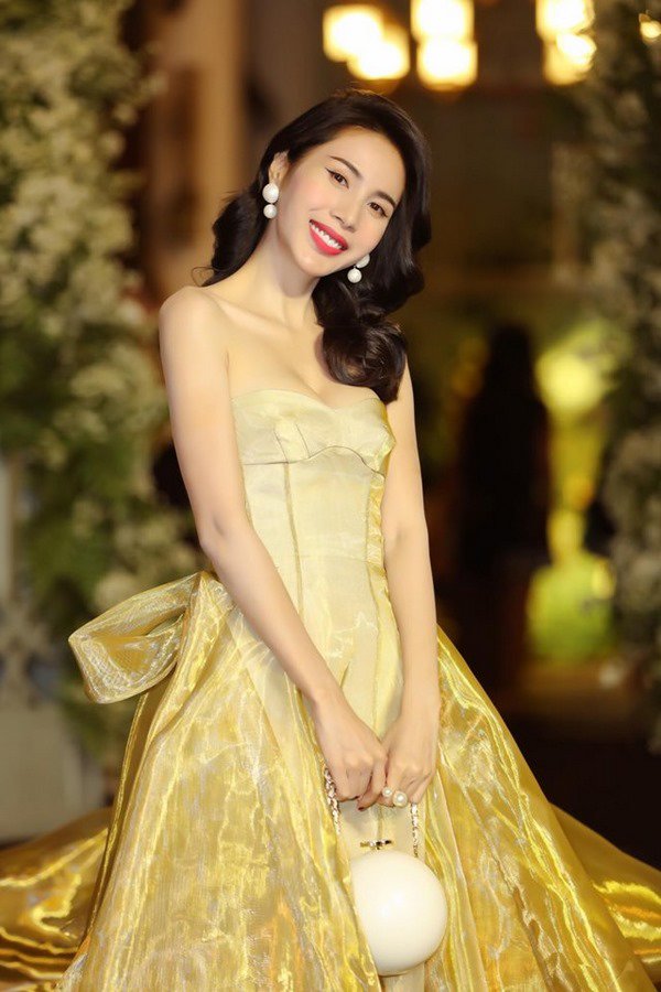 Lâu lâu tái xuất một lần, Thuỷ Tiên khiến fan mê mệt vì vẻ ngoài hệt ...