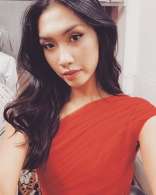 Người đẹp cao 1m83 đã quyến rũ lại còn nấu cơm ngon khiến trăm người ...