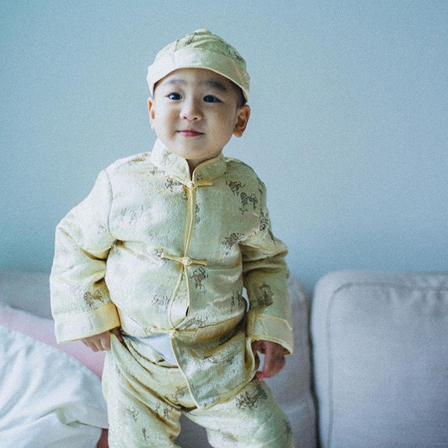 Nữ HLV mặc áo tắm đẹp nhất nhì xứ Đài, đẻ con xong chồng ngắm không rời mắt