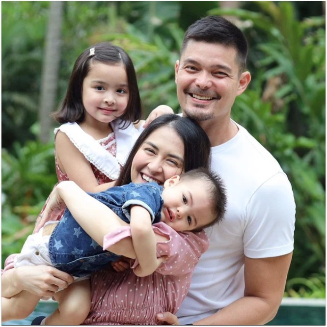 Mỹ nhân đẹp nhất Philippines khoe ảnh mới, mọi sự chú ý đổ dồn vào 2 ...