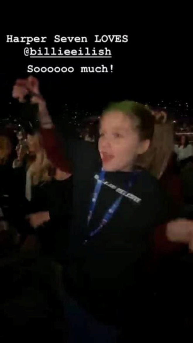 Harper là tiểu công chúa hạnh phúc nhất thế giới, được bố Beckham cưng ...