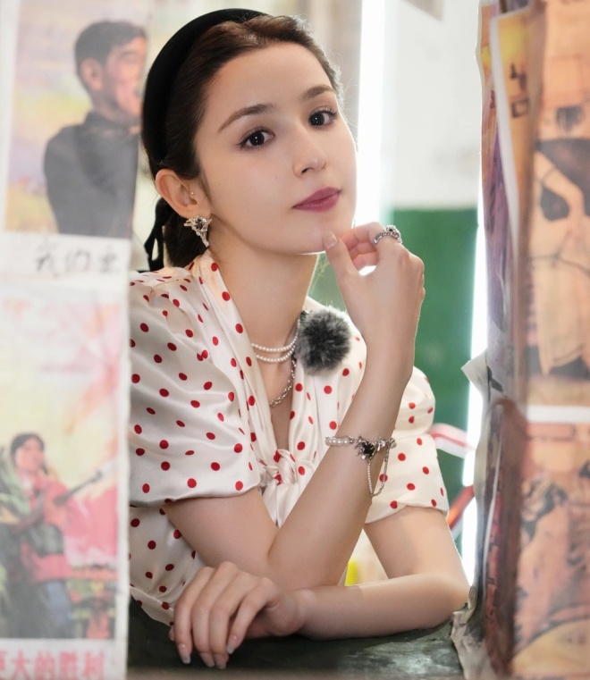 Khốn đốn vì vụ clip nóng với Huỳnh Hiểu Minh, mỹ nhân Tân Cương khóc ...