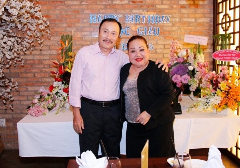 Người mẹ không đẻ ra Trấn Thành nhưng yêu thương hết mực, lấy chồng từ ...