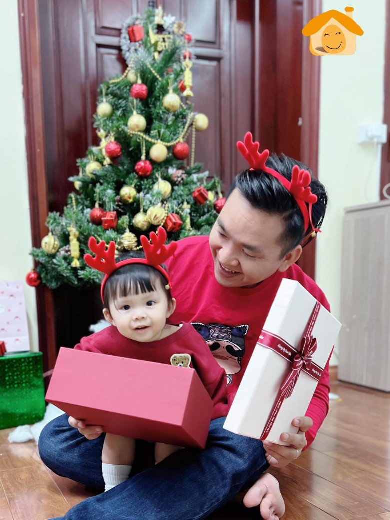 Nam MC có cái tên ấm áp nhất VTV giấu mặt vợ nhưng công khai con gái ...