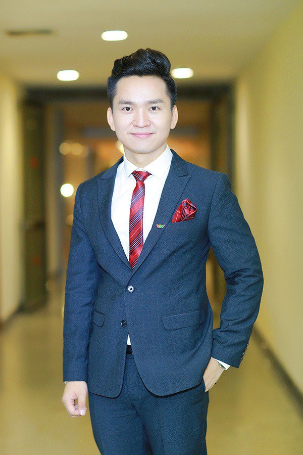Nam MC có cái tên ấm áp nhất VTV giấu mặt vợ nhưng công khai con gái ...
