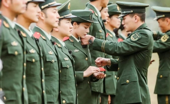 Ông xã lính đặc công của tình địch Phạm Băng Băng: Được ca ngợi là soái ...