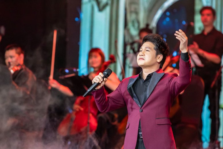 Vua nhạc đỏ vụt sáng nhờ Sao Mai: Lấy vợ đẹp, có 2 biệt thự khủng, của ...