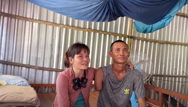 Trai tân cưới người đàn bà bằng tuổi mẹ đẻ, có 3 con riêng, bất chấp ...