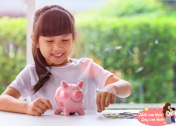 Bố mẹ thông minh dạy điều này sớm, con vừa biết tiết kiệm lại giỏi kiếm tiền